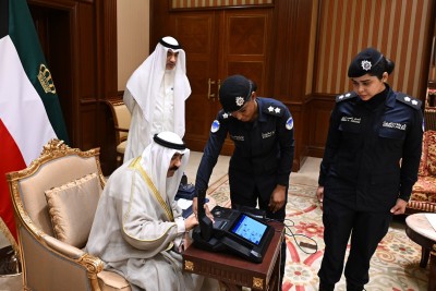 Kuwait Amir, Crown Prince, Prime Minister register biometric ...