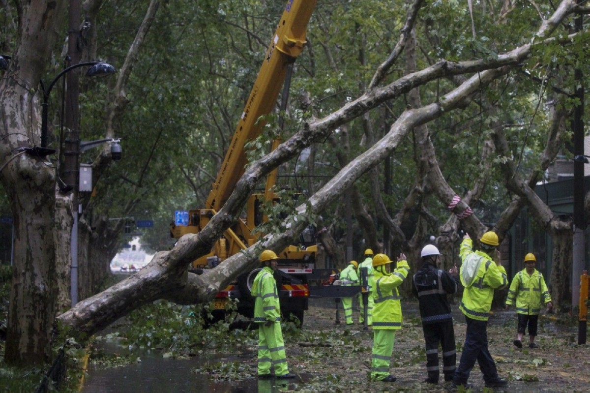 2 dead in China as Bebinca downgraded to a tropical storm | arabtimes