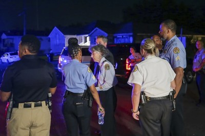 Man arrested for killing 2 at New Orleans parade | arabtimes