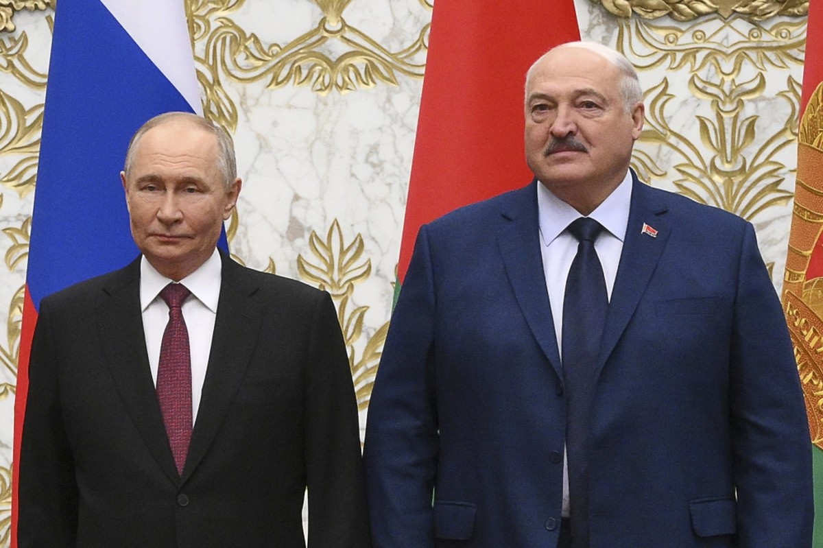 Belarus court jails journalist for 4 years for criticizing Lukashenko ...