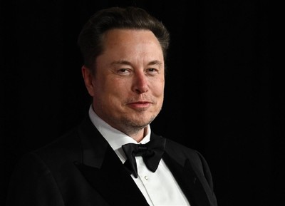Elon Musk makes history as the first person to reach a $400 billion net ...