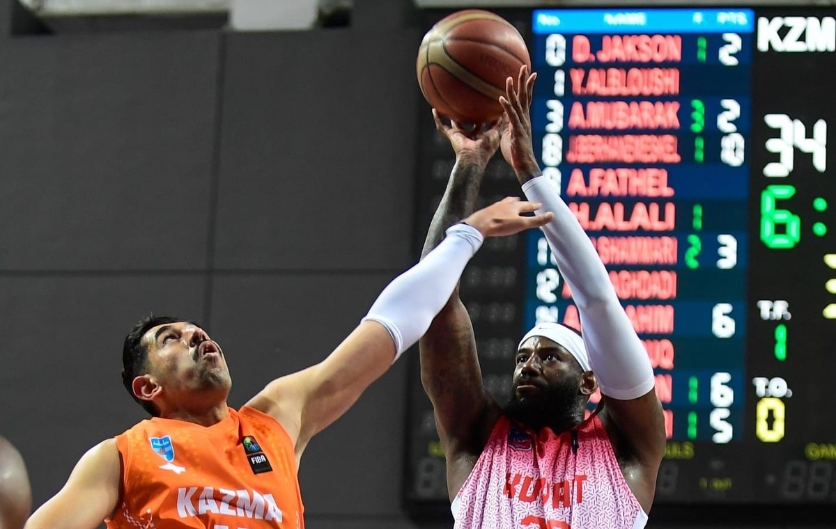 Kuwait Club takes sole lead in basketball league | arabtimes