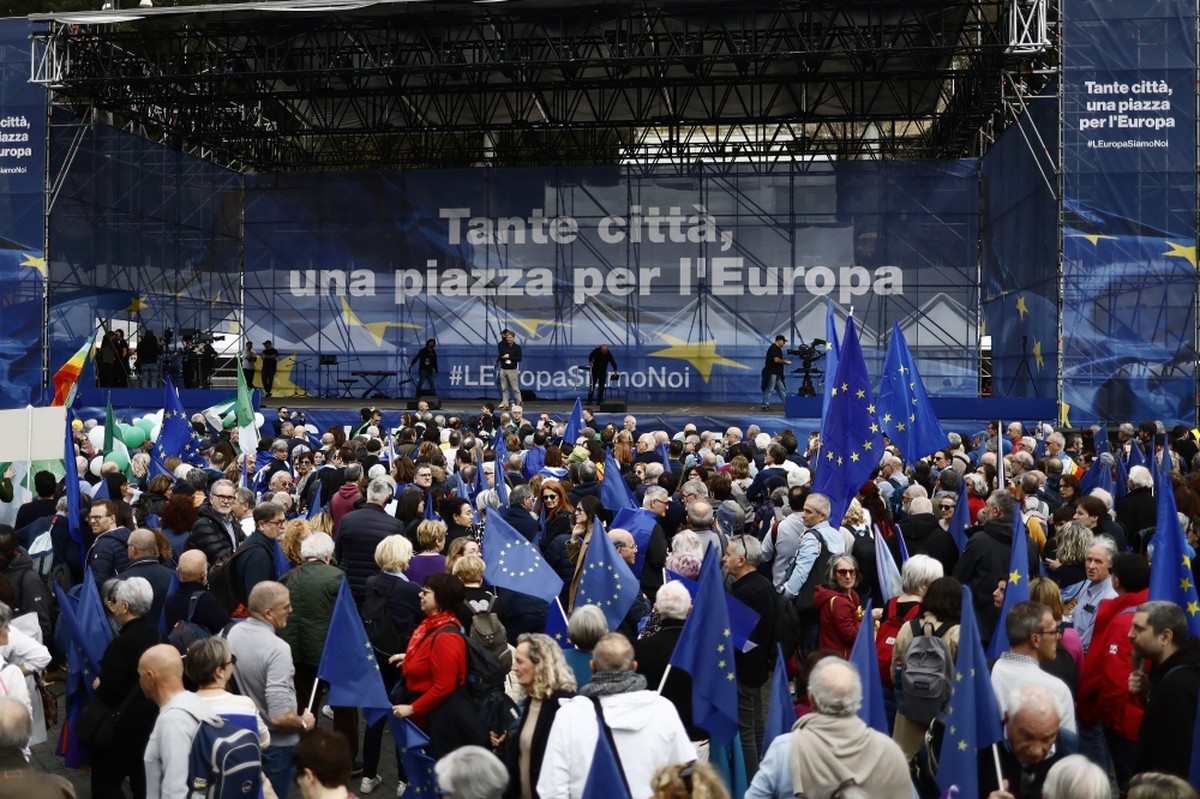 Tens of thousands join pro-Europe rally in Rome, amid worries over EU’s ...
