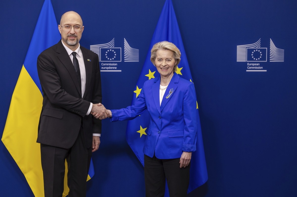 European Union chief welcomes Trump’s tariff pause | arabtimes