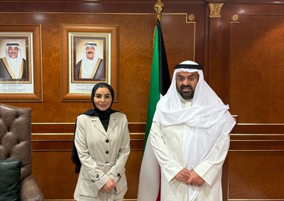 Sheikh Khaled Al-Badr and Minister Al-Huwaila discuss the family role ...