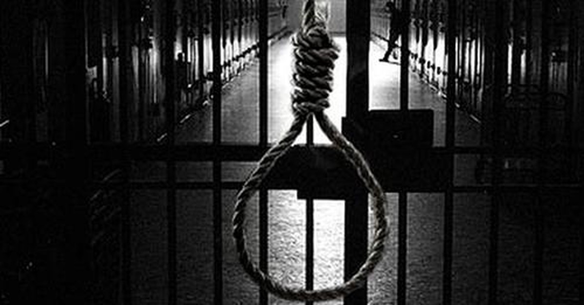 Iranian gang sentenced to die for smuggling 176kg ‘hashish’ | arabtimes