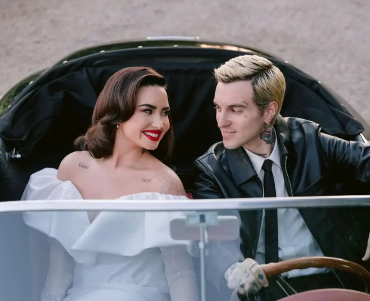 A new chapter: Demi Lovato weds fiancé Jutes in romantic California ...