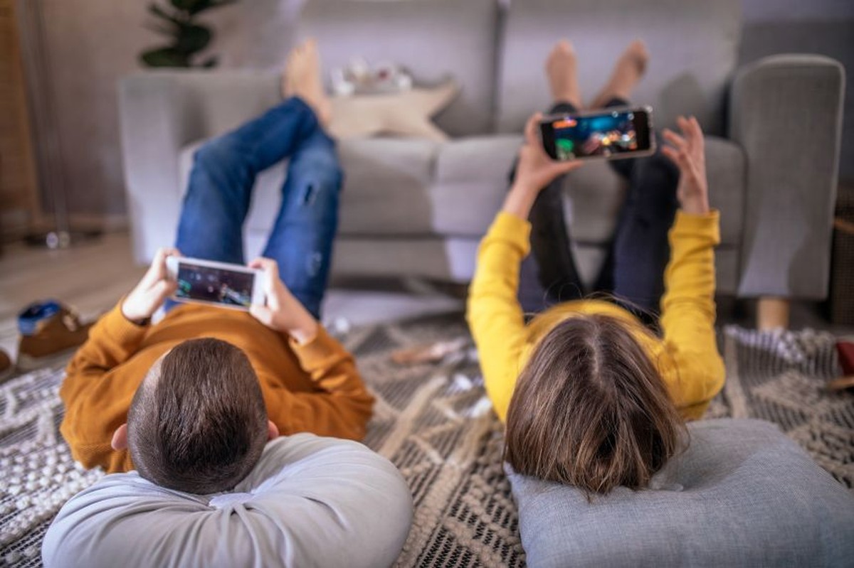 More screen time, more trouble: Research finds emotional risks for ...