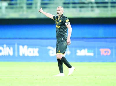 Kuwaiti legend Al-Mutawa extends career with Al-Qadsia | arabtimes