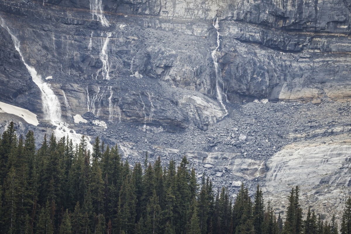 Searchers recover second body after rockfall near Canada's Banff ...