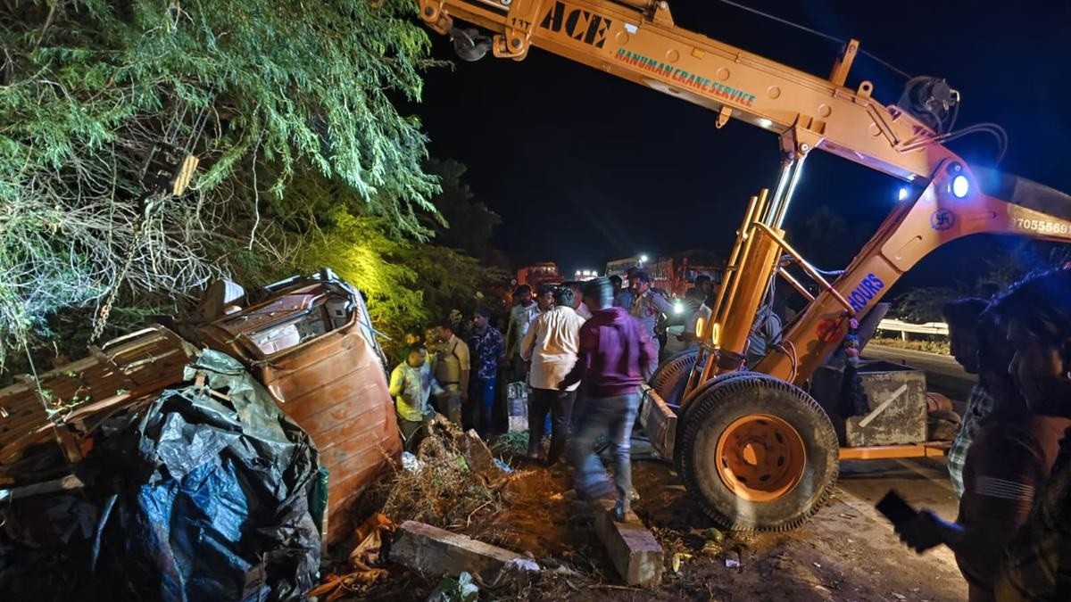 9 killed, 11 injured after mango-laden lorry overturns in southern ...