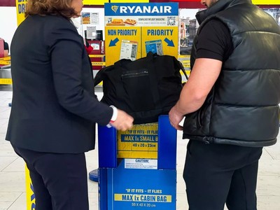 Ryanair’s new tactic: Pay staff more to keep oversized bags offboard ...