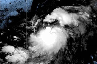 Hurricane Gil continues to churn far out in eastern Pacific | arabtimes
