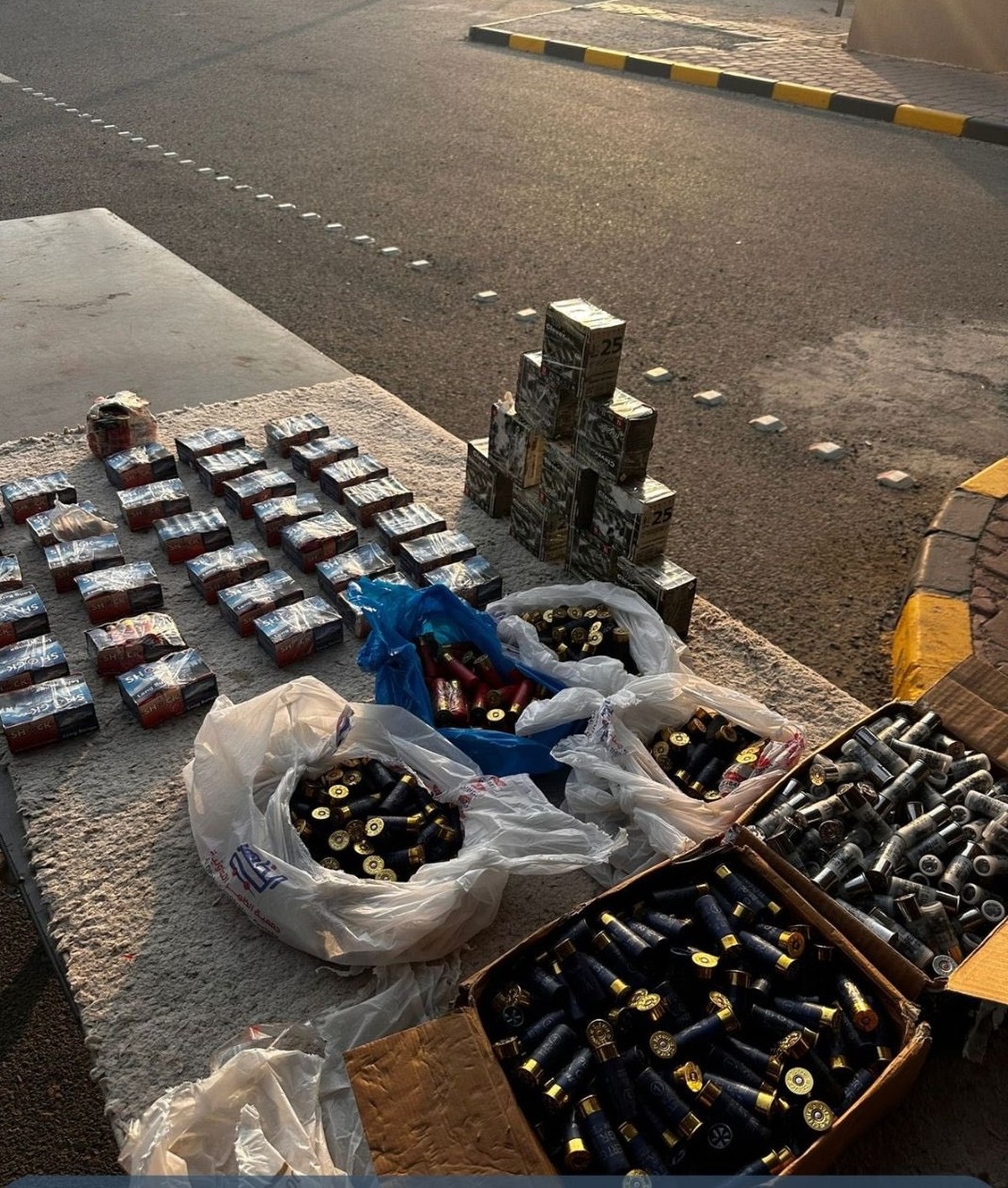 Kuwait Customs thwarts smuggling of guns and ammo | arabtimes