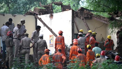 6 killed, 5 injured as structure collapses in Indian capital | arabtimes