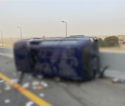 Four injured as vehicle overturns on Sabah Al-Ahmad Road | arabtimes