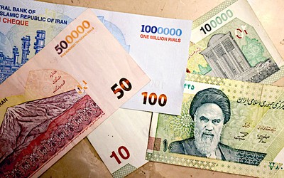 Where Did the Money Go? Iranians Report Funds Disappearing From Bank ...