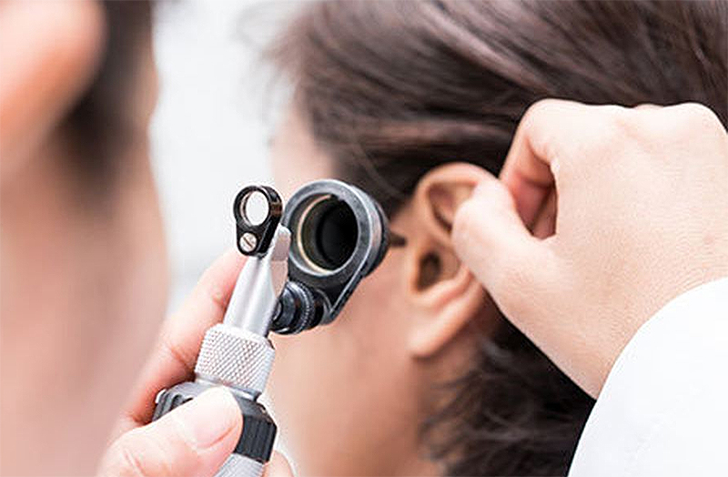 High school students cheat in exams by implanting bug devices in ears ...