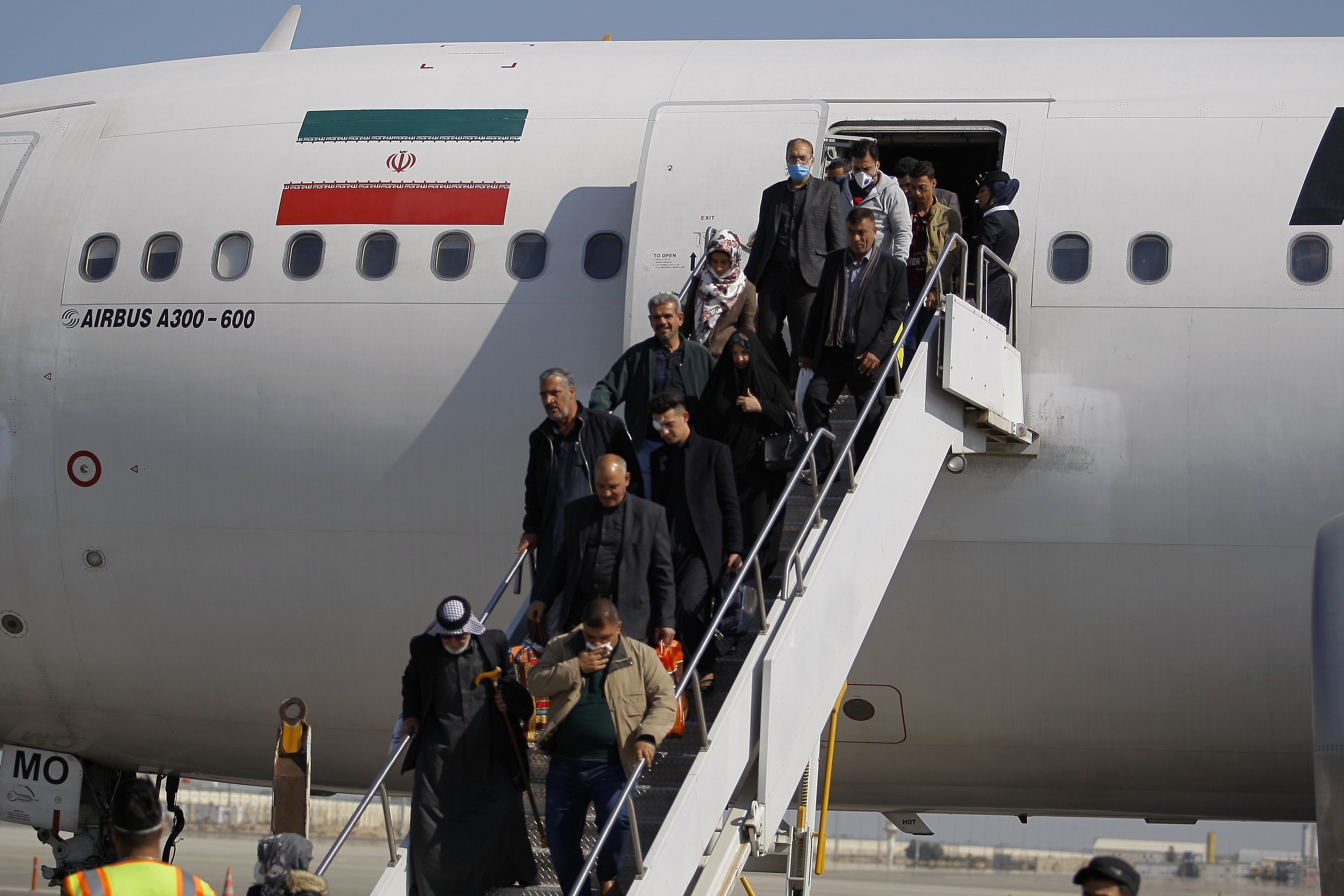 Kuwait Embassy in Tehran calls on Kuwaitis to maintain contact with ...