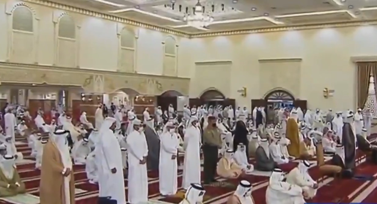His Highness the Amir performs the funeral prayer for late Amir | arabtimes