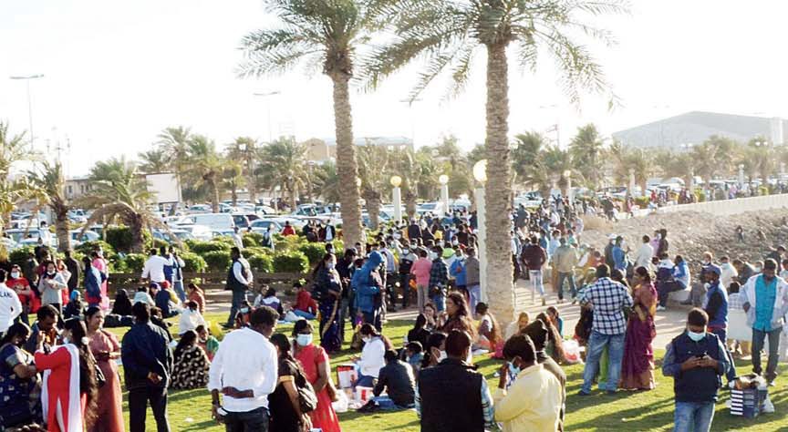 Asians in Kuwait outnumber Kuwaitis | arabtimes