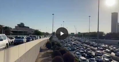 Traffic jam on first day of partial ban | arabtimes