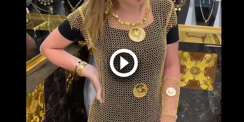 Gold dress in Kuwait | arabtimes