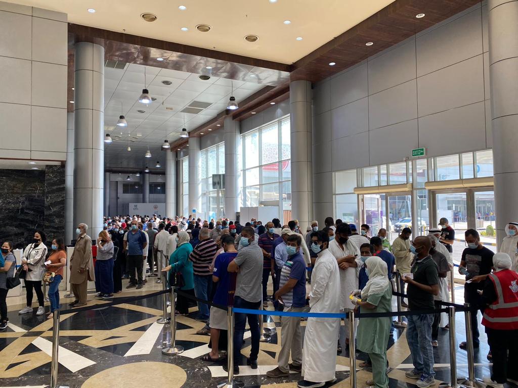 Vaccination Center at Mishref sees ‘huge turnout’ of people | arabtimes