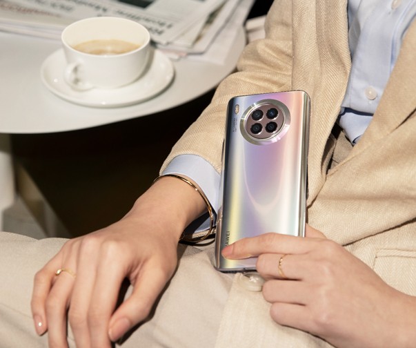 US bans authorizations for Chinese devices | arabtimes