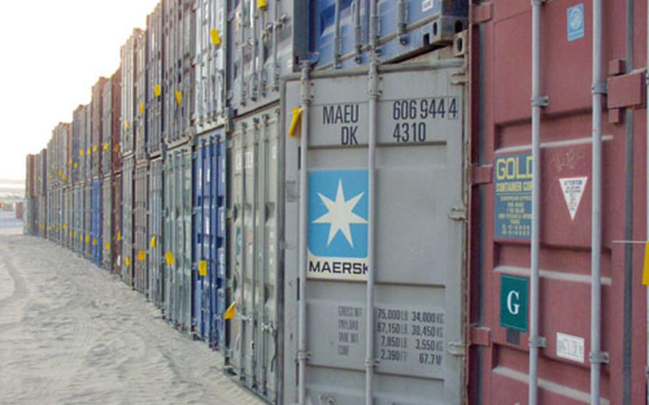 3 Containers stolen from US Army camp in Kuwait | arabtimes