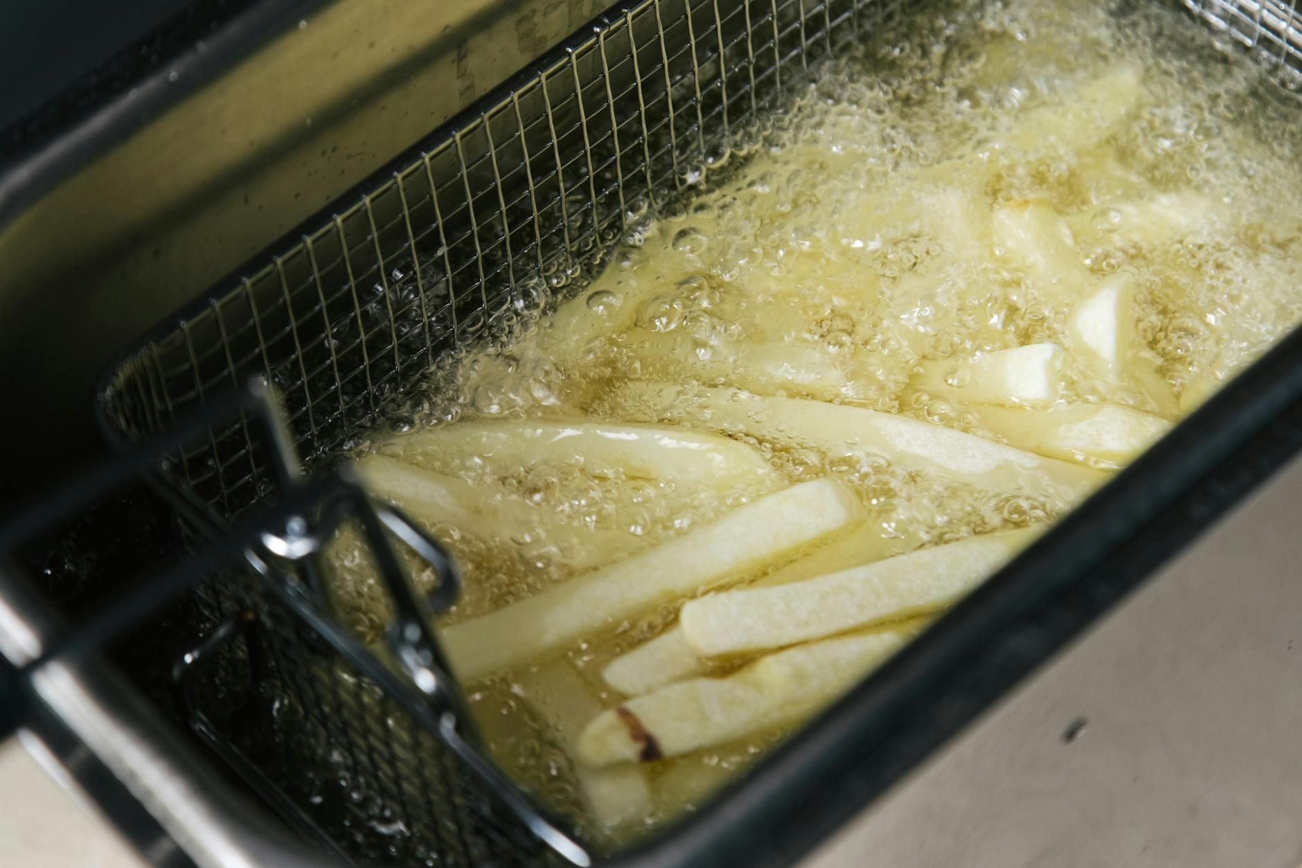 Kuwait bans the export of used cooking oil or its waste for one year ...