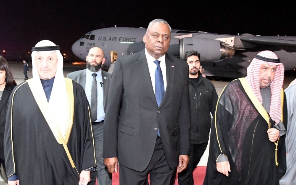 Representative of US President in Kuwait to offer condolences | arabtimes