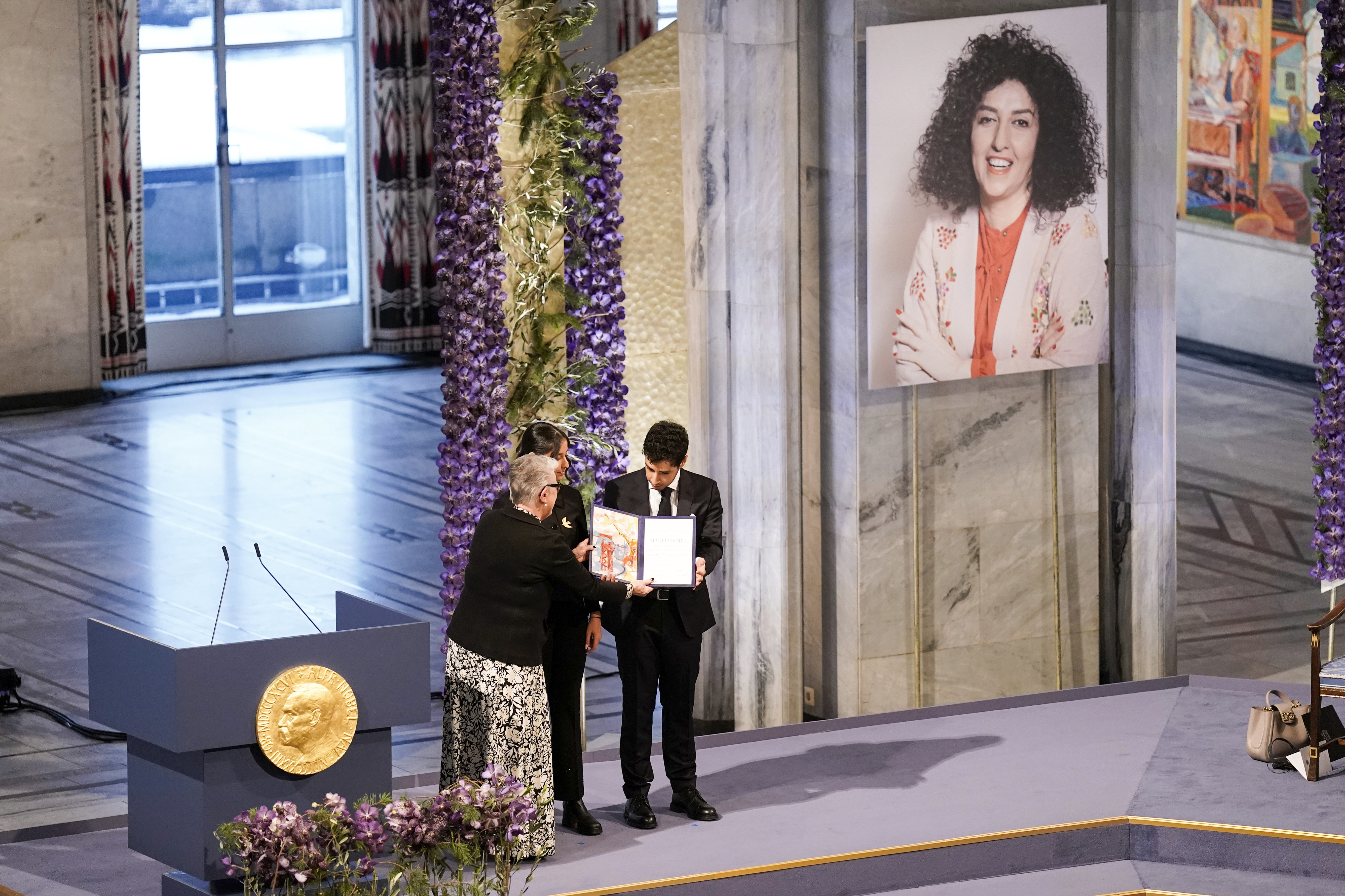 Narges Mohammadi's children receive Nobel Peace Prize on her behalf ...