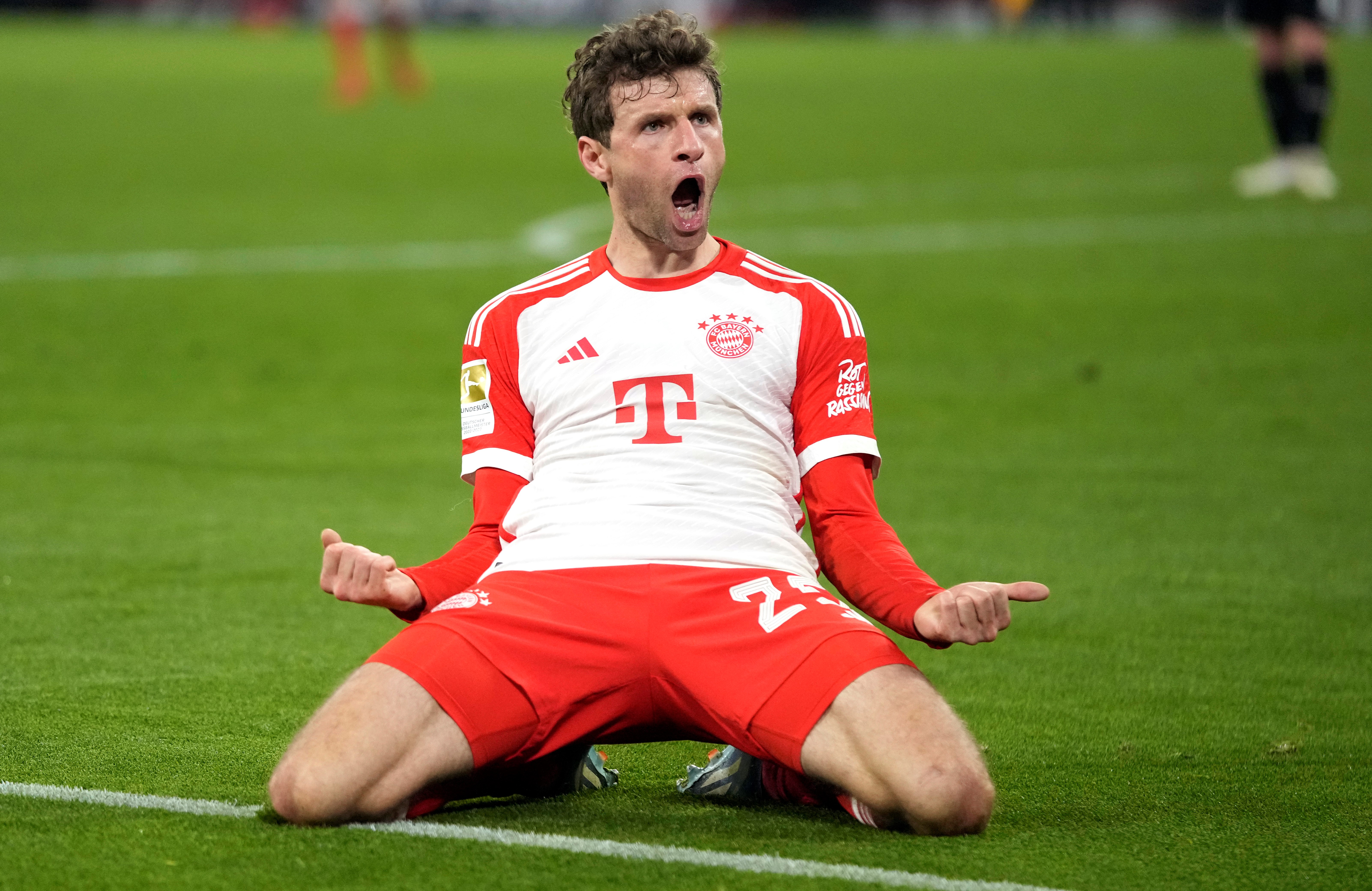 Bayern extends Müller's contract by a year to 2025 with club record in ...