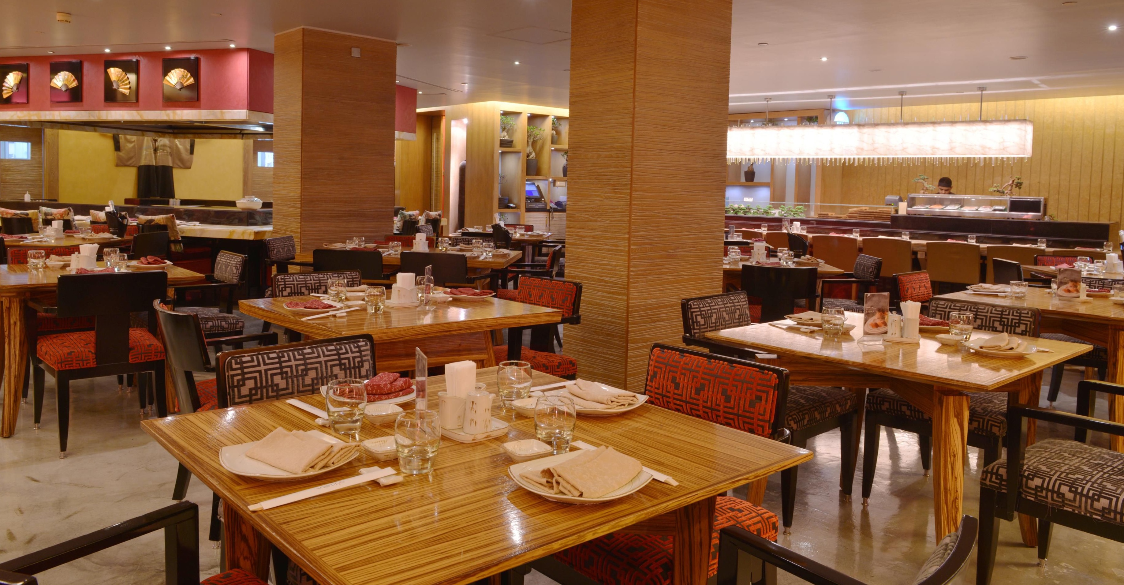 Kuwait cracks down on cafes and restaurants for price hikes | arabtimes