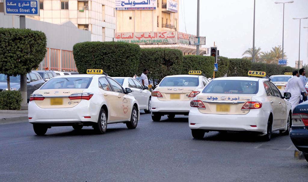 Taxi Driver Robbed at Knifepoint | arabtimes